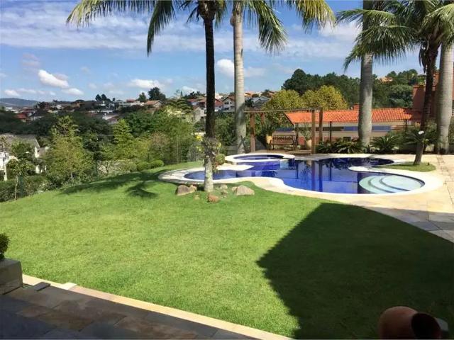 Casa / Sobrado em Condomínio para Locação em Santana de Parnaíba/SP Alphaville 5 Quartos