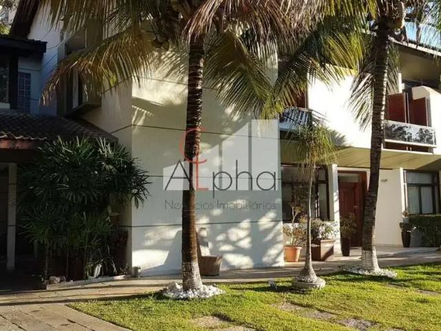 Casa / Sobrado em Condomínio para Locação em Santana de Parnaíba/SP Alphaville 5 Quartos