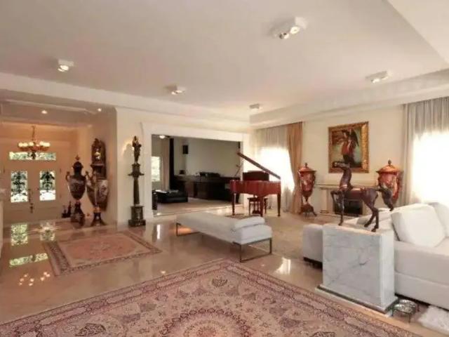 Casa / Sobrado em Condomínio para Locação em Santana de Parnaíba/SP Alphaville 6 Quartos