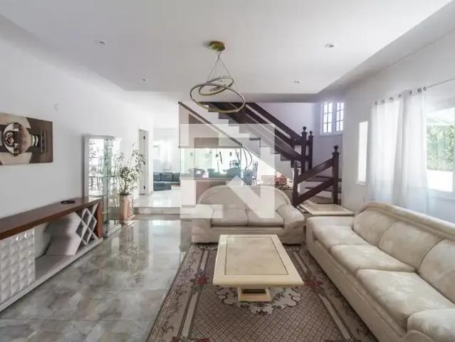 Casa / Sobrado em Condomínio para Locação em Santana de Parnaíba/SP Alphaville 7 Quartos