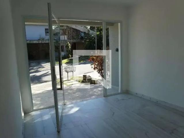 Casa / Sobrado em Condomínio para Locação em Santana de Parnaíba/SP Alphaville 2 Quartos