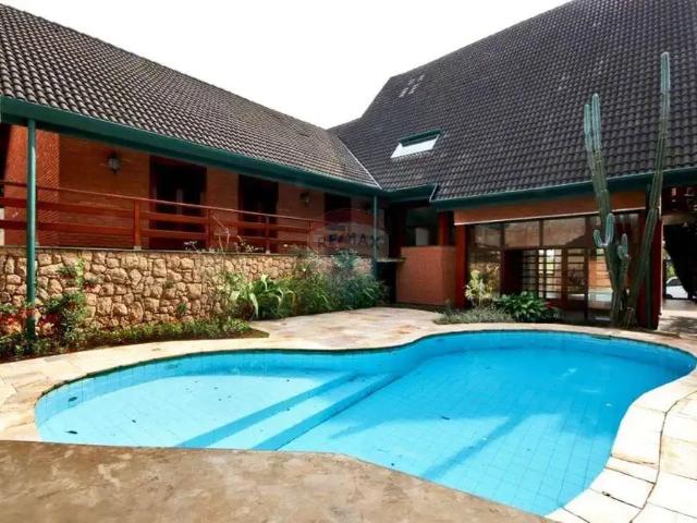 Casa / Sobrado em Condomínio para Locação em Santana de Parnaíba/SP Alphaville 2 Quartos