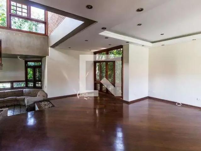 Casa / Sobrado em Condomínio para Locação em Santana de Parnaíba/SP Alphaville 3 Quartos