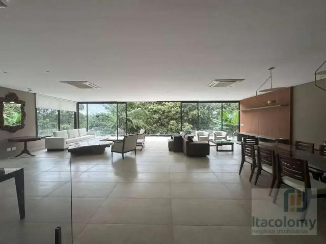 Casa / Sobrado em Condomínio para Locação em Santana de Parnaíba/SP Alphaville 3 Quartos
