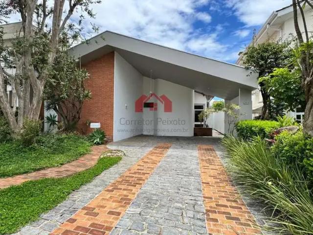 Casa / Sobrado em Condomínio para Locação em Santana de Parnaíba/SP Alphaville 3 Quartos