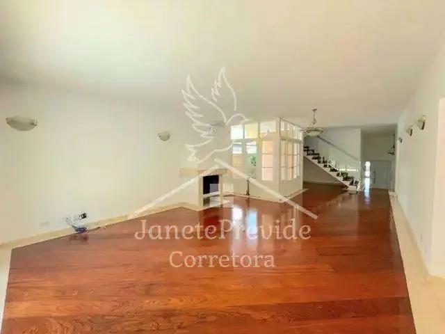 Casa / Sobrado em Condomínio para Locação em Santana de Parnaíba/SP Alphaville 3 Quartos