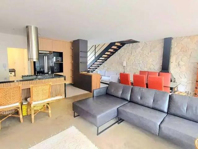 Casa / Sobrado em Condomínio para Locação em Santana de Parnaíba/SP Alphaville 3 Quartos