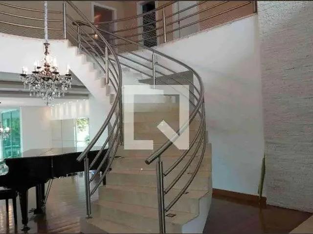 Casa / Sobrado em Condomínio para Locação em Santana de Parnaíba/SP Alphaville 3 Quartos