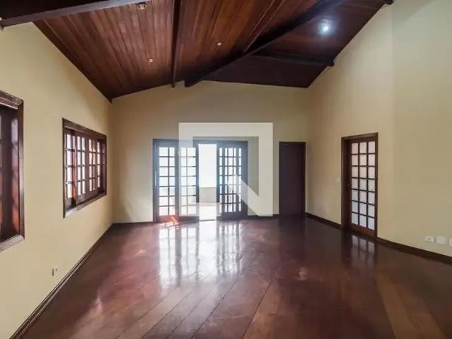 Casa / Sobrado em Condomínio para Locação em Santana de Parnaíba/SP Alphaville 3 Quartos