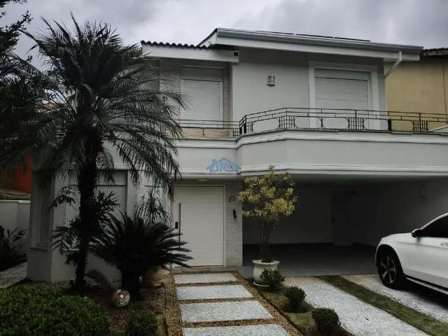 Casa / Sobrado em Condomínio para Locação em Santana de Parnaíba/SP Alphaville 3 Quartos