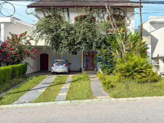 Casa / Sobrado em Condomínio para Locação em Santana de Parnaíba/SP Alphaville 3 Quartos