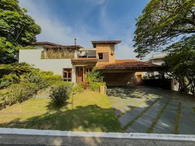 Casa / Sobrado em Condomínio para Locação em Santana de Parnaíba/SP Alphaville 3 Quartos