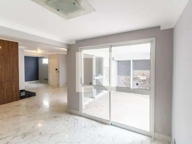 Casa / Sobrado em Condomínio para Locação em Santana de Parnaíba/SP Alphaville 3 Quartos