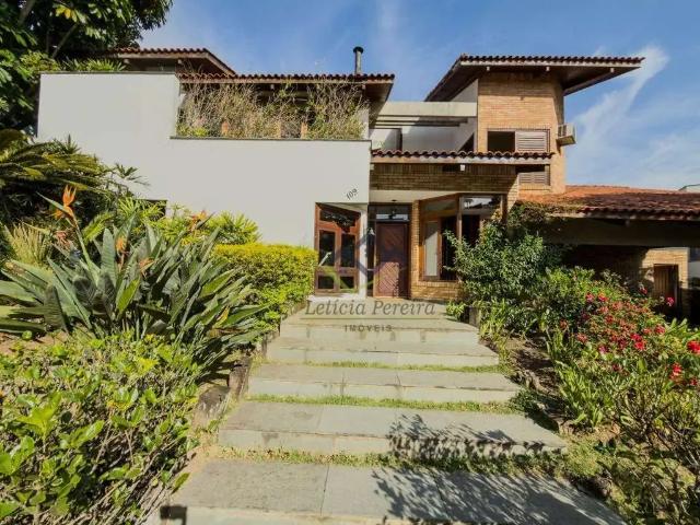 Casa / Sobrado em Condomínio para Locação em Santana de Parnaíba/SP Alphaville 3 Quartos