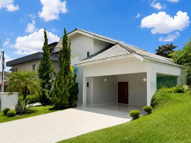 Casa / Sobrado em Condomínio para Locação em Santana de Parnaíba/SP Alphaville 3 Quartos