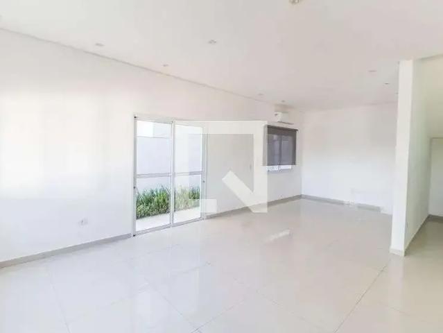 Casa / Sobrado em Condomínio para Locação em Santana de Parnaíba/SP Alphaville 3 Quartos
