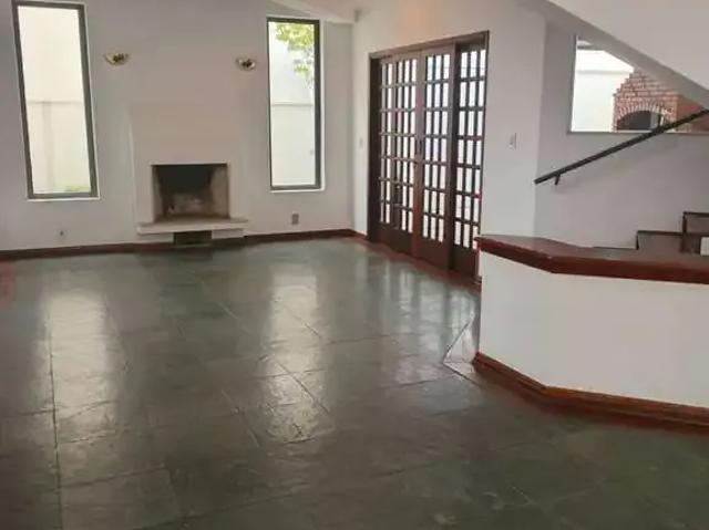 Casa / Sobrado em Condomínio para Locação em Santana de Parnaíba/SP Alphaville 3 Quartos