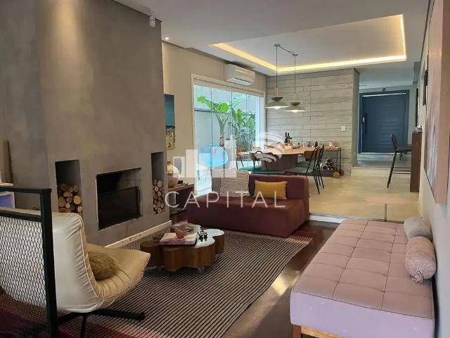 Casa / Sobrado em Condomínio para Locação em Santana de Parnaíba/SP Alphaville 3 Quartos