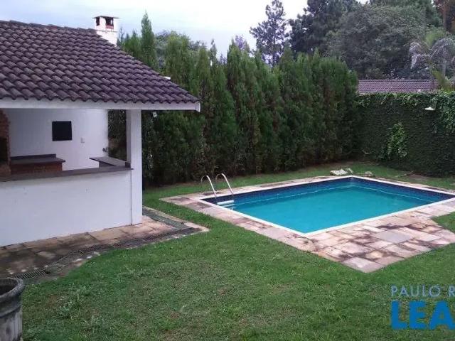 Casa / Sobrado em Condomínio para Locação em Santana de Parnaíba/SP Alphaville 3 Quartos