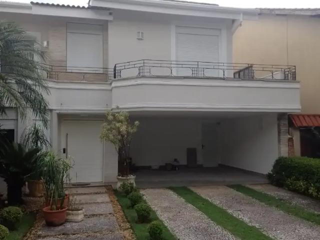Casa / Sobrado em Condomínio para Locação em Santana de Parnaíba/SP Alphaville 3 Quartos