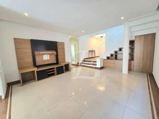 Casa / Sobrado em Condomínio para Locação em Santana de Parnaíba/SP Alphaville 3 Quartos