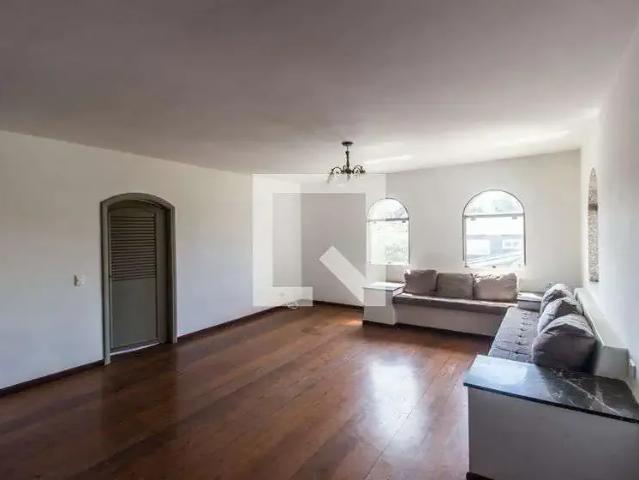 Casa / Sobrado em Condomínio para Locação em Santana de Parnaíba/SP Alphaville 3 Quartos