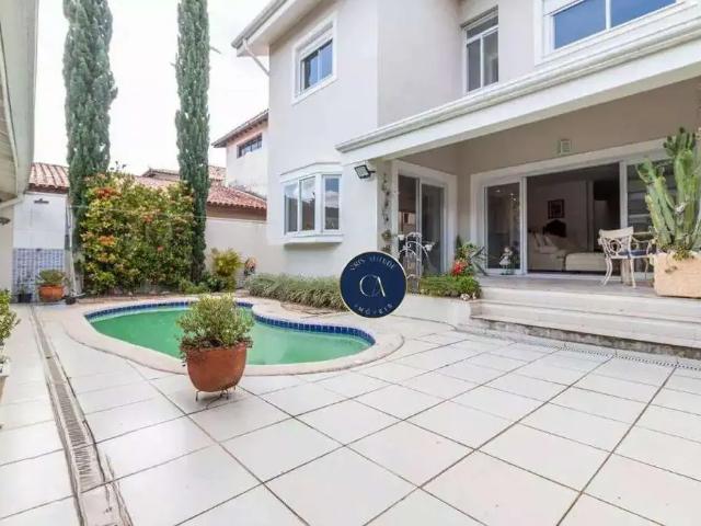 Casa / Sobrado em Condomínio para Locação em Santana de Parnaíba/SP Alphaville Residencial 6 3 Quartos