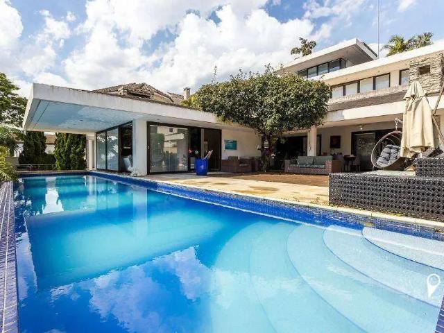 Casa / Sobrado em Condomínio para Locação em Santana de Parnaíba/SP Alphaville Residencial 8 4 Quartos