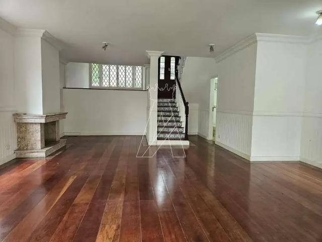 Casa / Sobrado em Condomínio para Locação em Santana de Parnaíba/SP Alphaville Residencial 10 2 Quartos