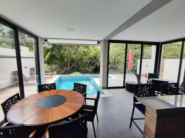Casa / Sobrado em Condomínio para Locação em Santana de Parnaíba/SP Suru 4 Quartos