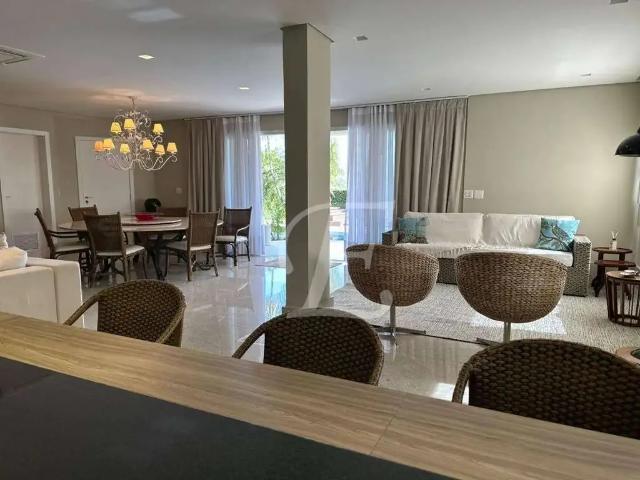 Casa / Sobrado em Condomínio para Locação em Santana de Parnaíba/SP Tamboré 4 Quartos