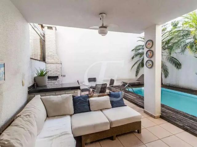 Casa / Sobrado em Condomínio para Locação em Santana de Parnaíba/SP Tamboré 4 Quartos