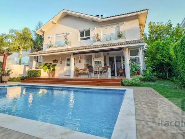 Casa / Sobrado em Condomínio para Locação em Santana de Parnaíba/SP Tamboré 4 Quartos