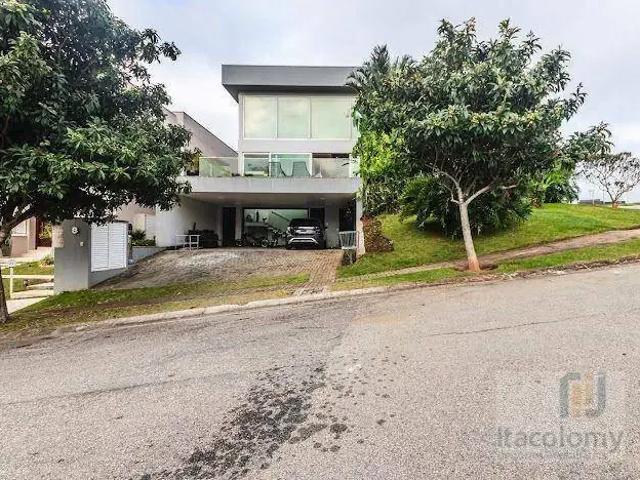 Casa / Sobrado em Condomínio para Locação em Santana de Parnaíba/SP Tamboré 4 Quartos