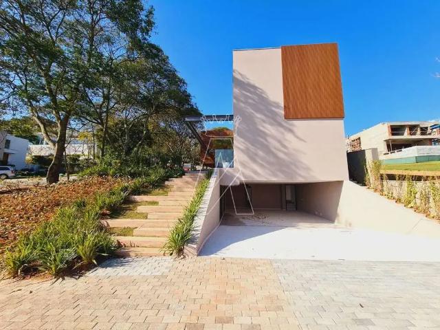 Casa / Sobrado em Condomínio para Locação em Santana de Parnaíba/SP Tamboré 4 Quartos