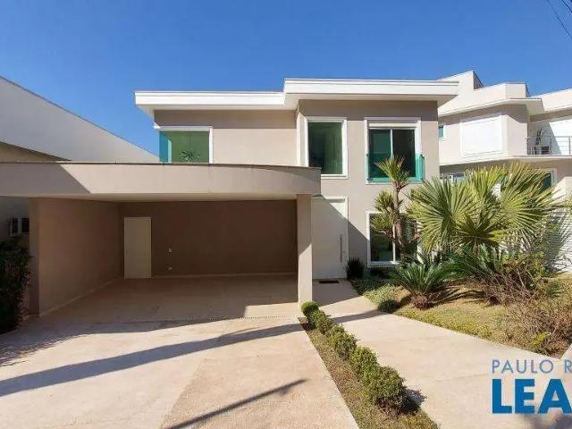 Casa / Sobrado em Condomínio para Locação em Santana de Parnaíba/SP Tamboré 4 Quartos