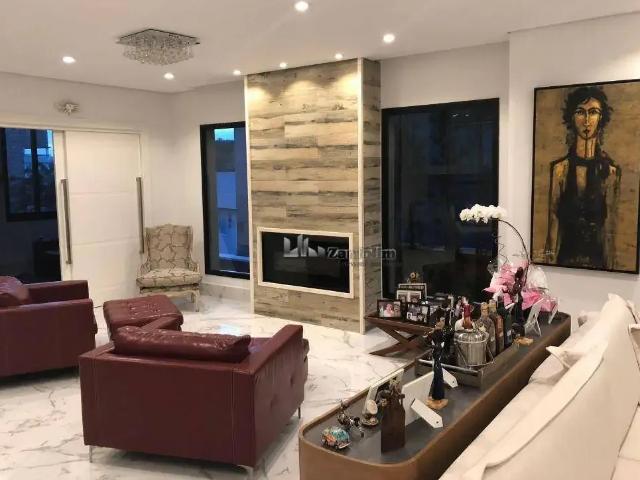 Casa / Sobrado em Condomínio para Locação em Santana de Parnaíba/SP Tamboré 4 Quartos