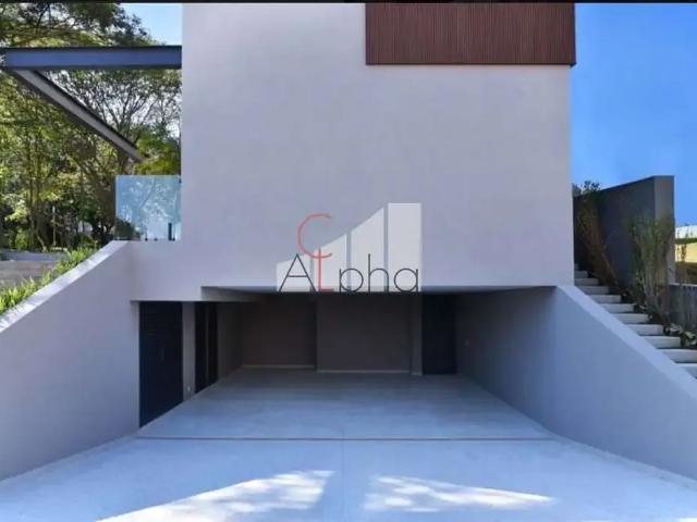 Casa / Sobrado em Condomínio para Locação em Santana de Parnaíba/SP Tamboré 4 Quartos