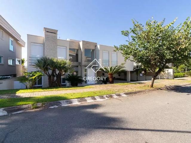 Casa / Sobrado em Condomínio para Locação em Santana de Parnaíba/SP Tamboré 4 Quartos