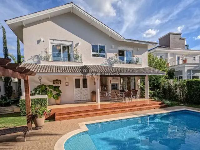 Casa / Sobrado em Condomínio para Locação em Santana de Parnaíba/SP Tamboré 4 Quartos