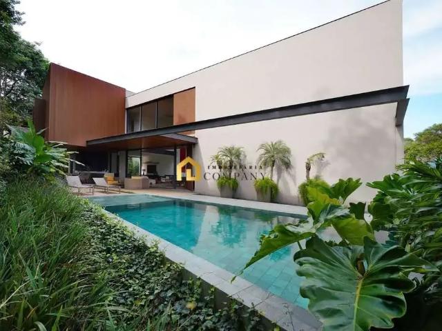 Casa / Sobrado em Condomínio para Locação em Santana de Parnaíba/SP Tamboré 4 Quartos