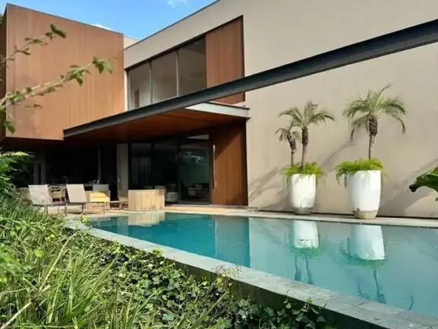Casa / Sobrado em Condomínio para Locação em Santana de Parnaíba/SP Tamboré 4 Quartos