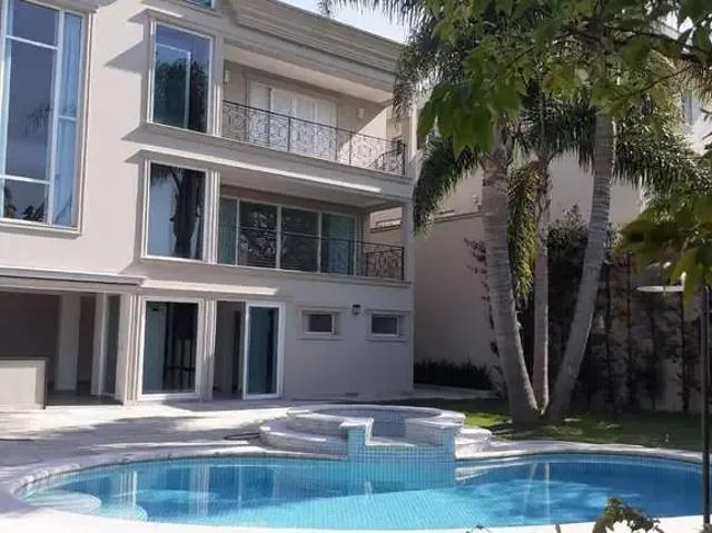 Casa / Sobrado em Condomínio para Locação em Santana de Parnaíba/SP Tamboré 4 Quartos