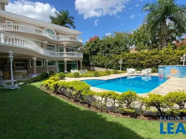 Casa / Sobrado em Condomínio para Locação em Santana de Parnaíba/SP Tamboré 4 Quartos