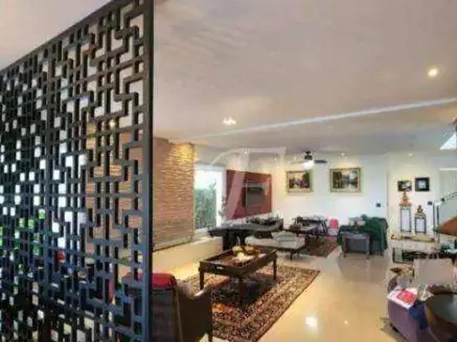 Casa / Sobrado em Condomínio para Locação em Santana de Parnaíba/SP Tamboré 4 Quartos