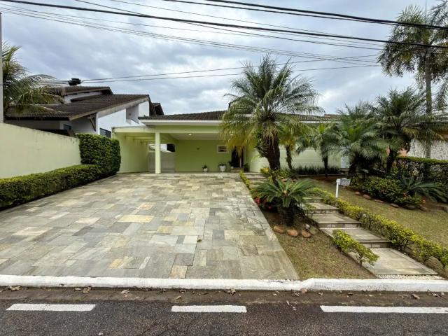 Casa / Sobrado em Condomínio para Locação em Santana de Parnaíba/SP Tamboré 4 Quartos