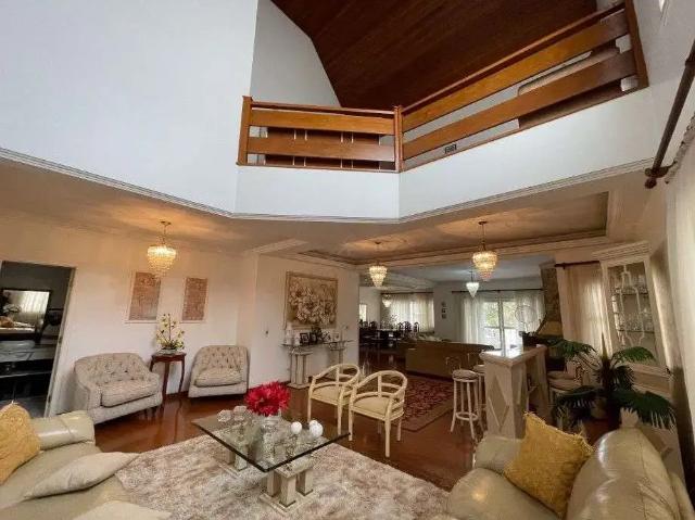 Casa / Sobrado em Condomínio para Locação em Santana de Parnaíba/SP Tamboré 4 Quartos