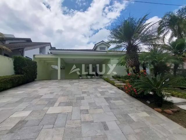 Casa / Sobrado em Condomínio para Locação em Santana de Parnaíba/SP Tamboré 4 Quartos