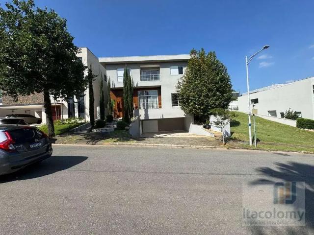 Casa / Sobrado em Condomínio para Locação em Santana de Parnaíba/SP Tamboré 5 Quartos