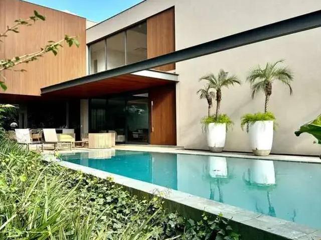 Casa / Sobrado em Condomínio para Locação em Santana de Parnaíba/SP Tamboré 5 Quartos